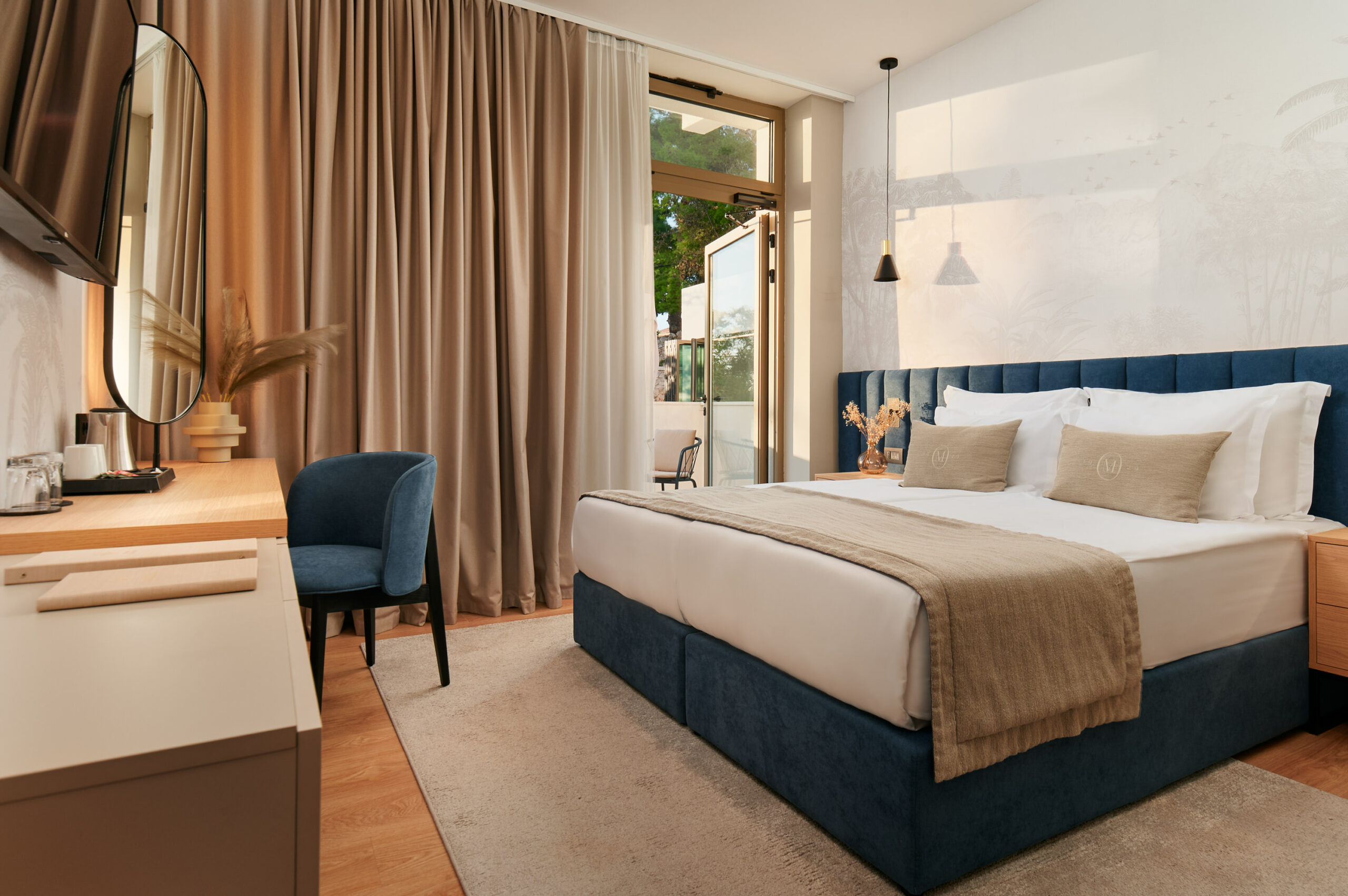 Premium Double / Twin Room With A Sea View, Pool View And Balcony - MOEESY